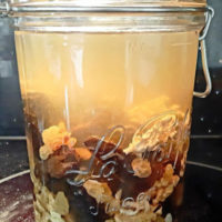 Rhum Noix, Raisin Sec & Miel - Rhum Arrangé - Recette, ingrédients et ...